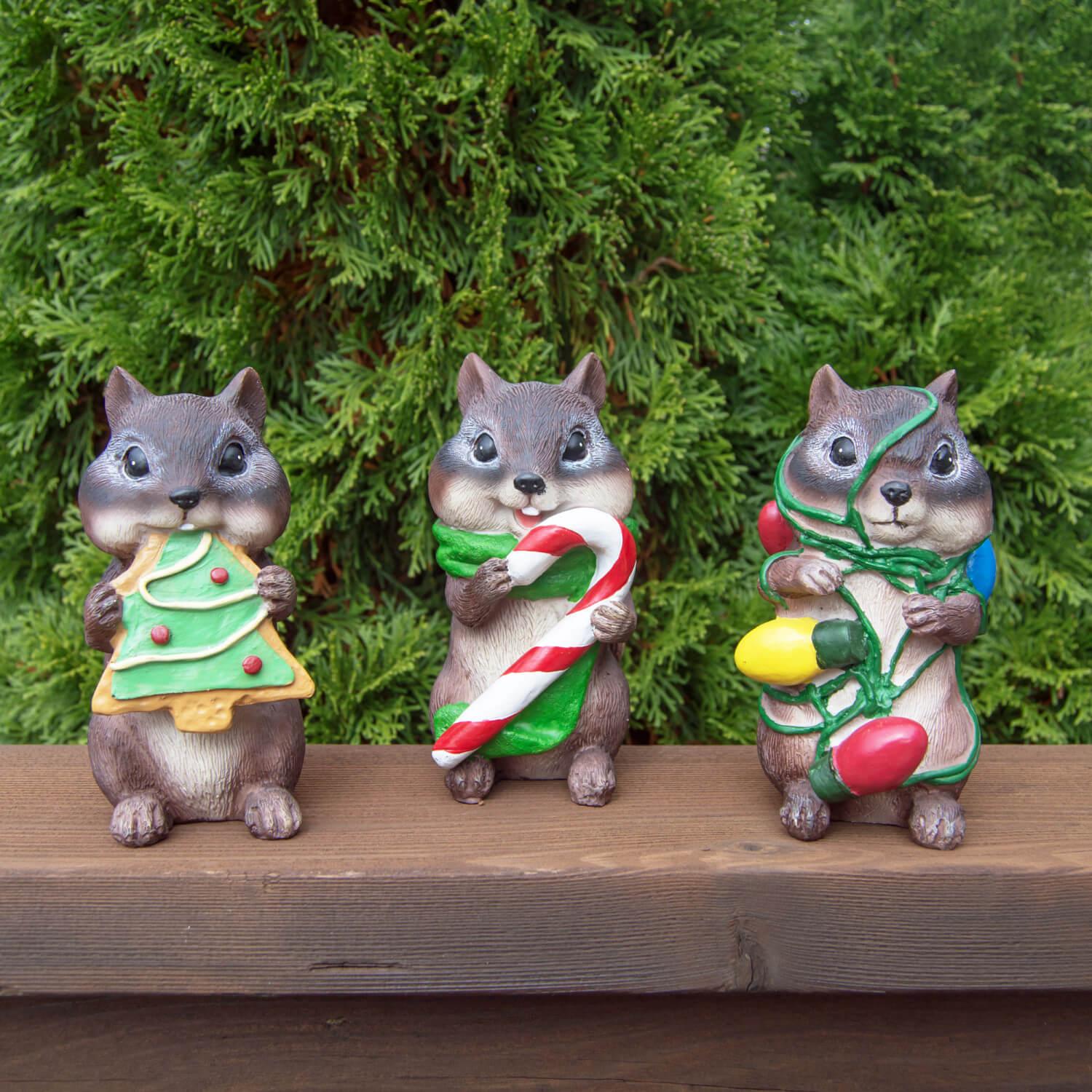 Holiday Chipmunks Figurine Assortment 5.7 Inch ǀ Outdoor & Garden ǀ ...