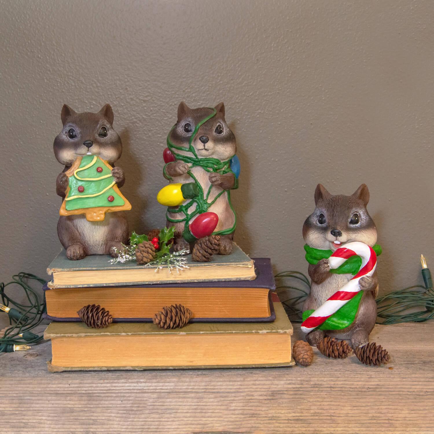 Holiday Chipmunks Figurine Assortment 5.7 Inch ǀ Outdoor & Garden ǀ ...